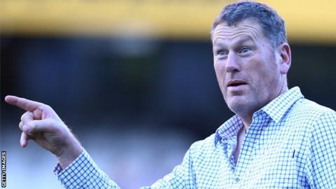 Glenn Delaney: New Zealander named as Scarlets defence coach - BBC Sport