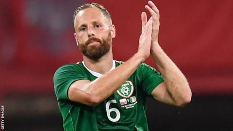 David Meyler: Republic of Ireland midfielder retires at 30 - BBC Sport