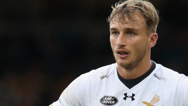 Josh Bassett: Wasps wing signs new deal with Premiership club - BBC Sport