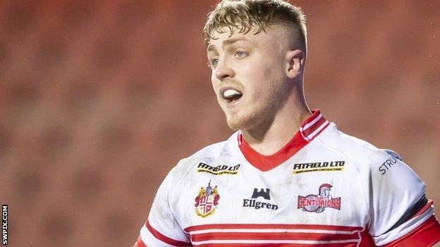 Tom Nisbet and Aaron Smith: Leigh Leopards sign St Helens duo - BBC Sport
