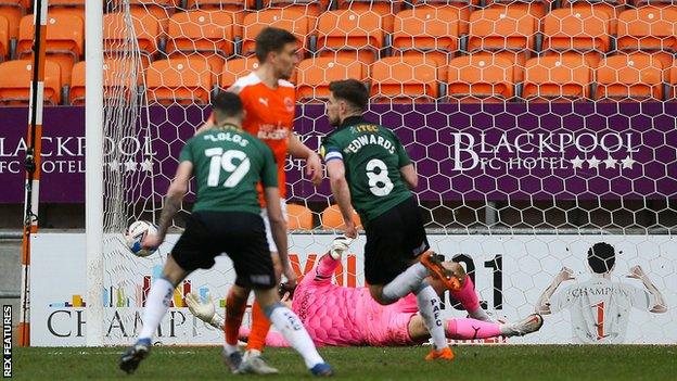 Joe Edwards: Plymouth Argyle wing-back hailed as 'leader' by boss Ryan ...