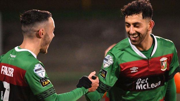Irish Premiership: Glens back on top as Larne defeat Blues - BBC Sport