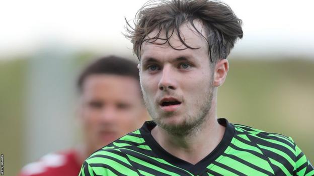 Kyle Hurst: Doncaster winger signs new two-and-a-half-year deal - BBC Sport