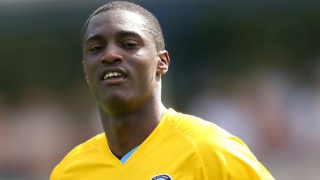 Anthony Stewart: Defender returns to Wycombe Wanderers - BBC Sport
