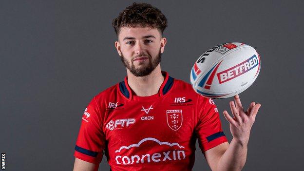 Louis Collinson: Cornwall extend Batley forward's stay as club adds ...