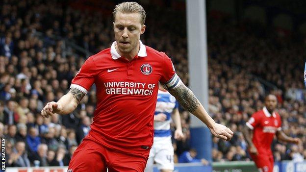 Charlton Athletic: Defender Chris Solly agrees new deal with League One club - BBC Sport