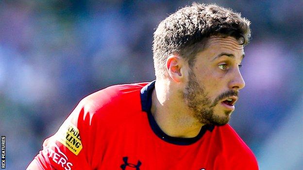 Dorian Jones: Ex-Dragon Jones signs on for more in France - BBC Sport