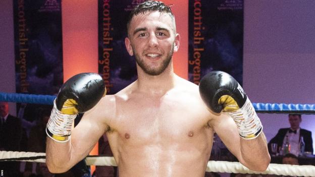 Nathaniel Collins v James Beech for Commonwealth featherweight title - BBC Sport