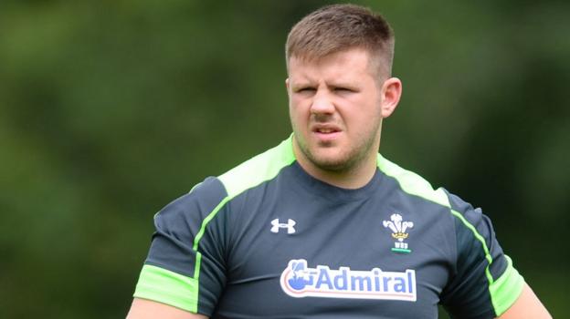 Rugby World Cup: Scarlets prop Rob Evans stays in Wales camp - BBC Sport