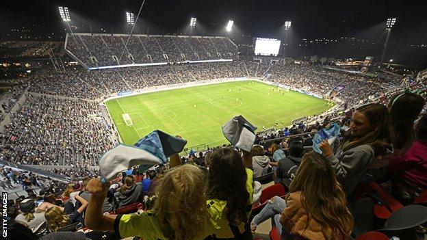 Casey Stoney: 'Incredible' to set NWSL crowd record without relying on ...