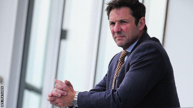 Guy Lavender: Somerset chief executive to leave for MCC role - BBC Sport