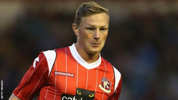 Sam Manton: Walsall midfielder joins Scunthorpe United - BBC Sport