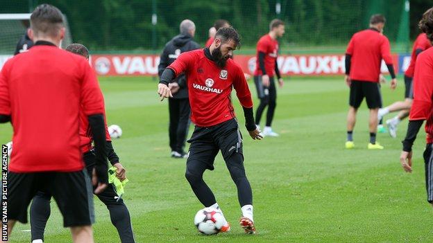 Joe Ledley: Wales midfielder 'not sure' where he will play next - BBC Sport