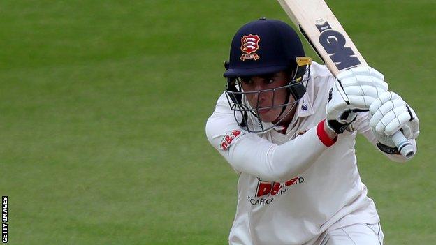 Dan Lawrence: Essex batsman extends contract until end of 2021 season ...