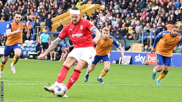Mansfield Town 2-5 Swindon Town - BBC Sport