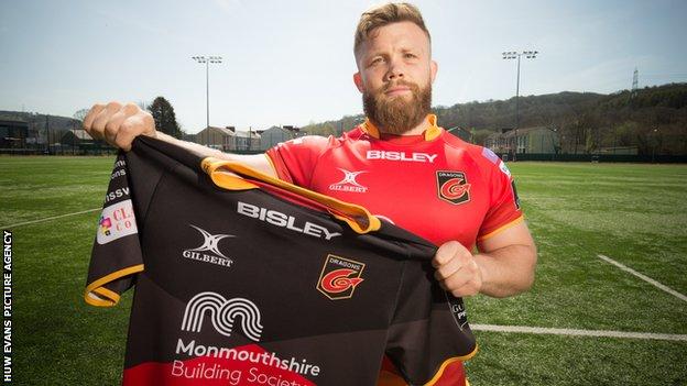 Dragons sign hooker Rhys Lawrence from Trailfinders - BBC Sport