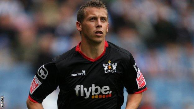 Adam Stansfield: Ben Seymour 'honoured' to wear Exeter City's ...