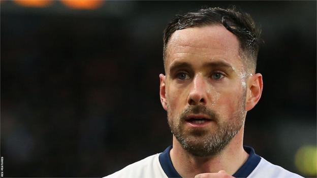 Greg Cunningham: Preston North End defender to remain with club for ...