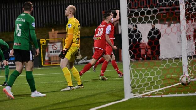 Irish Premiership: Reds defeat Glens to move two points off top - BBC Sport