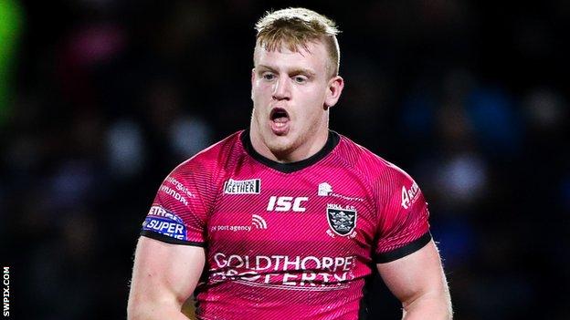 Brad Fash: Hull FC forward signs new three-year contract - BBC Sport