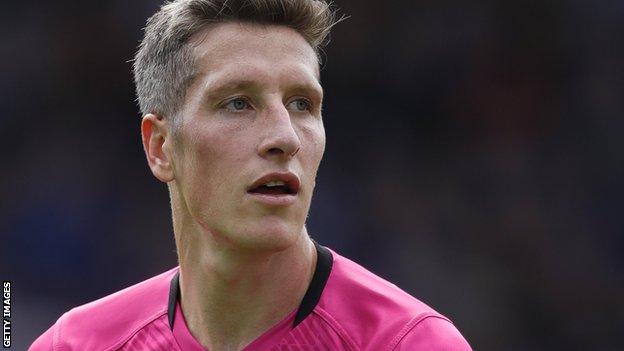 Jim McNulty: Rochdale defender extends contract until 2021 - BBC Sport