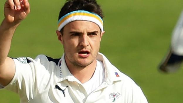 Jack Brooks: Somerset sign Yorkshire seamer on three-year deal - BBC Sport