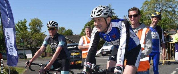 Cyclefest 2016: Manx teenager Owen Dudley claims Cyclefest double - BBC ...