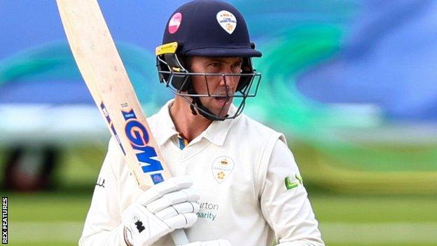 County Championship: Sam Evans holds up Derbyshire victory bid - BBC Sport