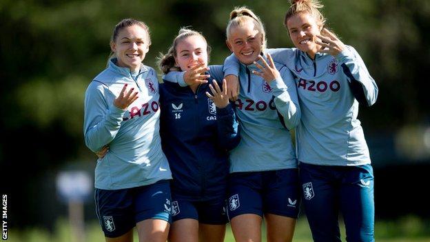 Aston Villa's Kirsty Hanson wants to prove worth to Man Utd - BBC Sport