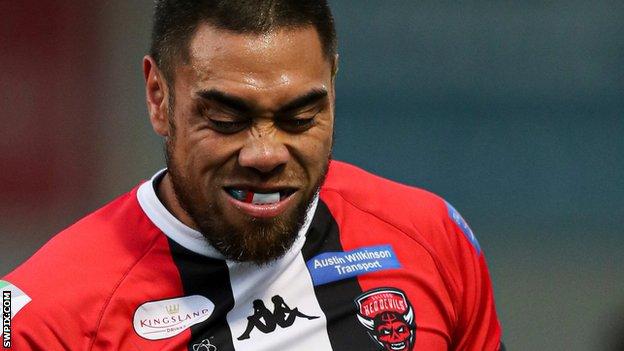 Super League: Salford Red Devils 26-14 St Helens - Salford sign off ...