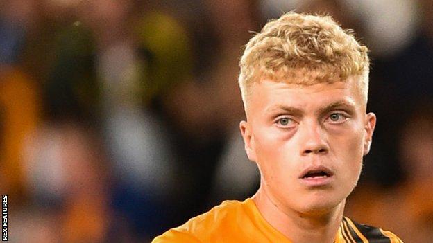 Andy Smith: Salford City sign centre-back on season-long loan from Hull ...