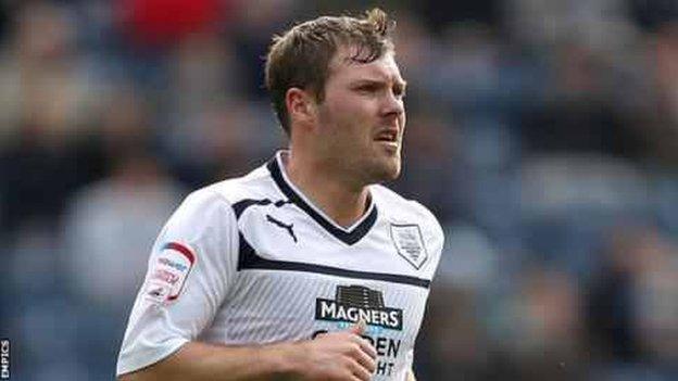 Scott Laird: Walsall sign Scunthorpe United left-back on loan until ...