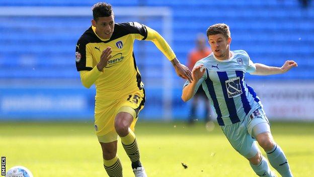 Matthew Briggs: Colchester United sign former Millwall defender - BBC Sport