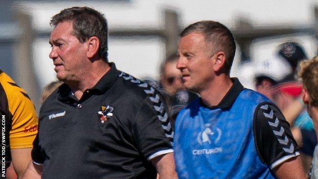 Mike Abbott replaces Neil Kelly as Cornwall head coach - BBC Sport