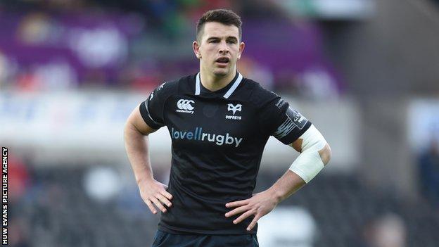 Owen Watkin: Wales centre signs new Ospreys deal - BBC Sport