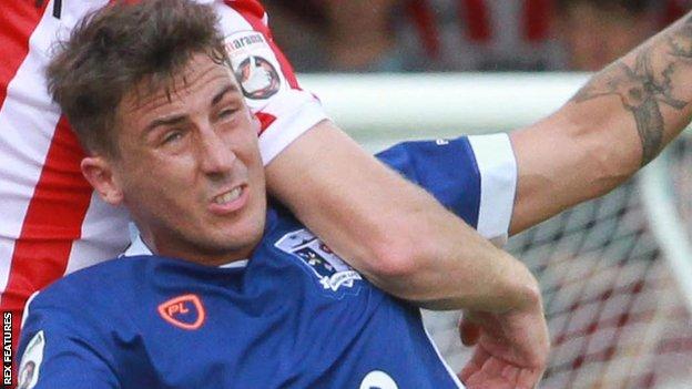 Paddy Lacey: Accrington Stanley sign former Barrow midfielder - BBC Sport
