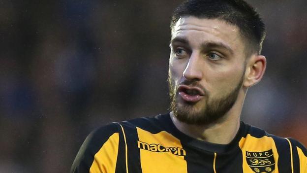 Jake Cassidy: Stevenage sign Maidenhead United striker - BBC Sport