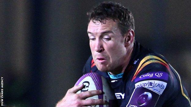 Newport Gwent Dragons: Adam Warren signs new Dragons contract - BBC Sport