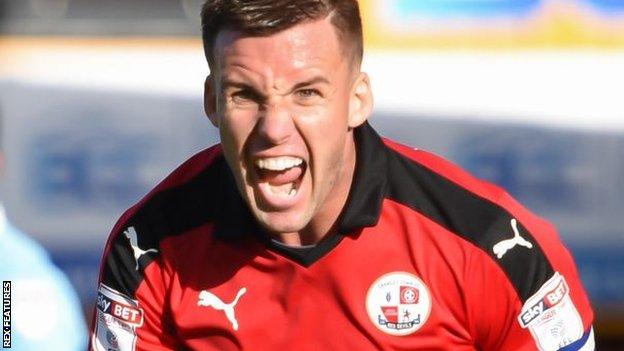Crawley Town: Jimmy Smith extends contract until summer of 2019 - BBC Sport