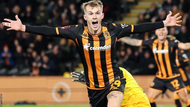 Matty Jacob: Hull City left-back signs new three-year deal - BBC Sport