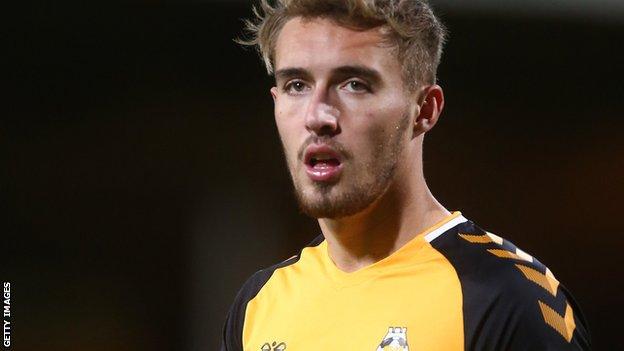 Sam Smith: Tranmere Rovers sign Reading striker on loan - BBC Sport