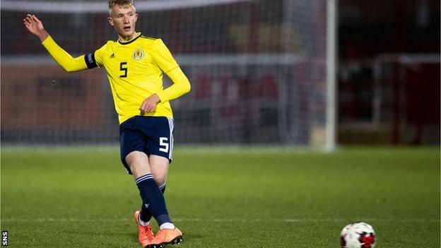 Bayern Munich: Liam Morrison gets first Scotland Under-21 call - BBC Sport