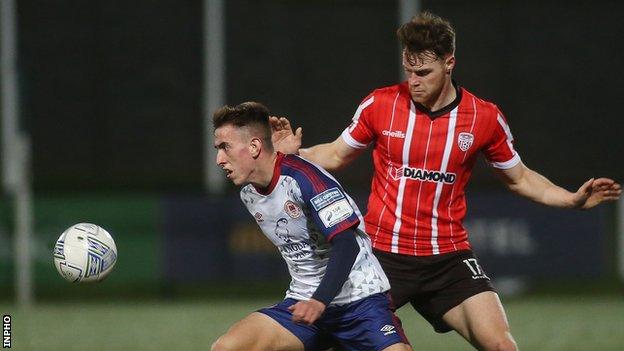 Premier Division: Last-gasp Derry beat St Pat's to go top - BBC Sport