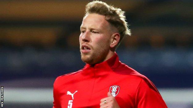 Adam Thompson: Leyton Orient sign former Rotherham United centre-back ...