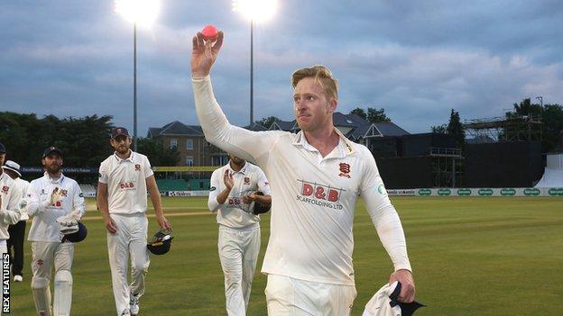 Simon Harmer: Essex off-spinner 'riding the wave' after taking 28 ...
