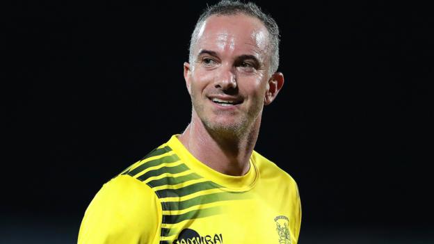 T20 Blast: Michael Klinger century sees Gloucestershire progress as ...