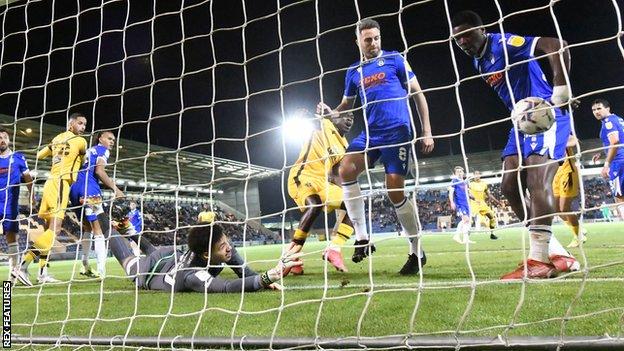 Colchester United 1-3 Sutton United - BBC Sport