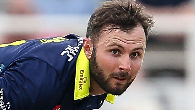 County Championship: Gareth Harte century revives Durham hopes - BBC Sport