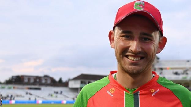 Harry Swindells: Leicestershire's One-Day Cup final hero signs new deal - BBC Sport