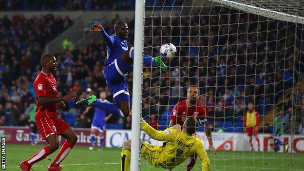 Sol Bamba: Cardiff City defender signs new three-year deal - BBC Sport